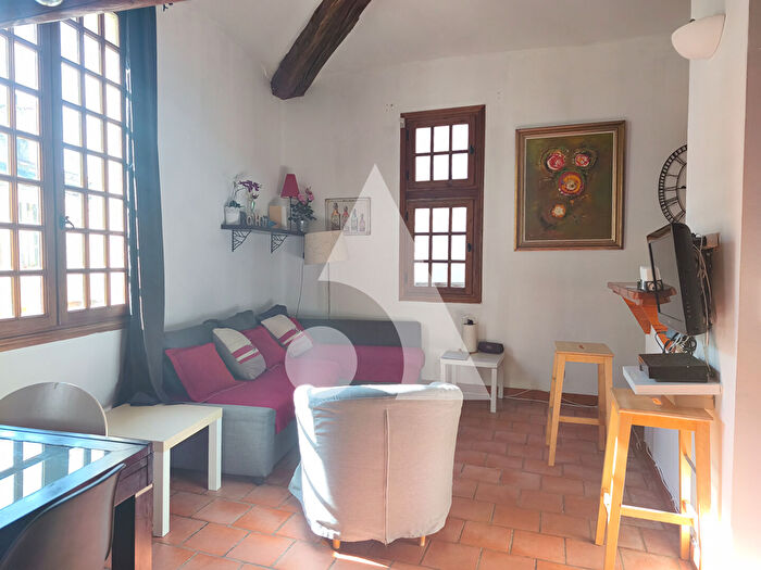 Appartement à louer - Aix-en-Provence, Centre-ville - 3 pièces - 2 chambres