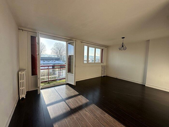 Appartement à louer - Mermoz, Villemomble - 2 pièces - 1 chambre