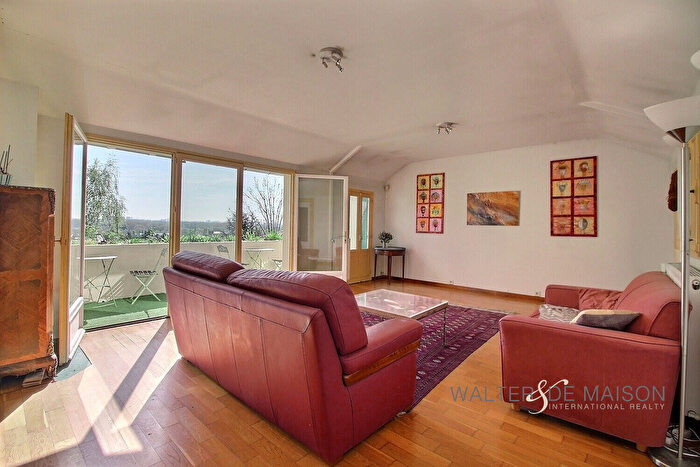 Maison 5 pièces à Suresnes, République, à vendre