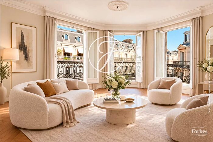 Appartement 4 pièces à Paris 8ème, Triangle d'Or, à vendre