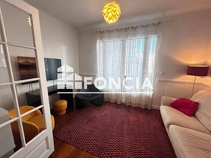 Appartement à louer - Corentin Celton, Issy-les-Moulineaux - 3 pièces - 2 chambres