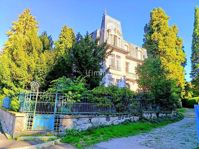 Appartement à vendre - La Bourboule - 2 pièces - 1 chambre