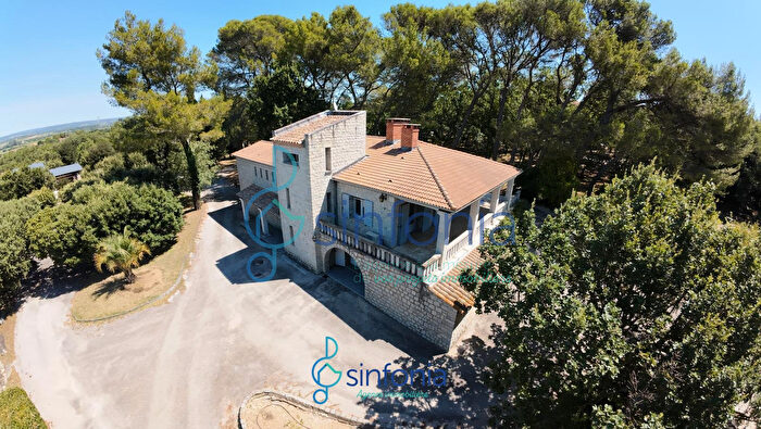 Maison à vendre - Sainte-Anastasie - 7 pièces - 5 chambres