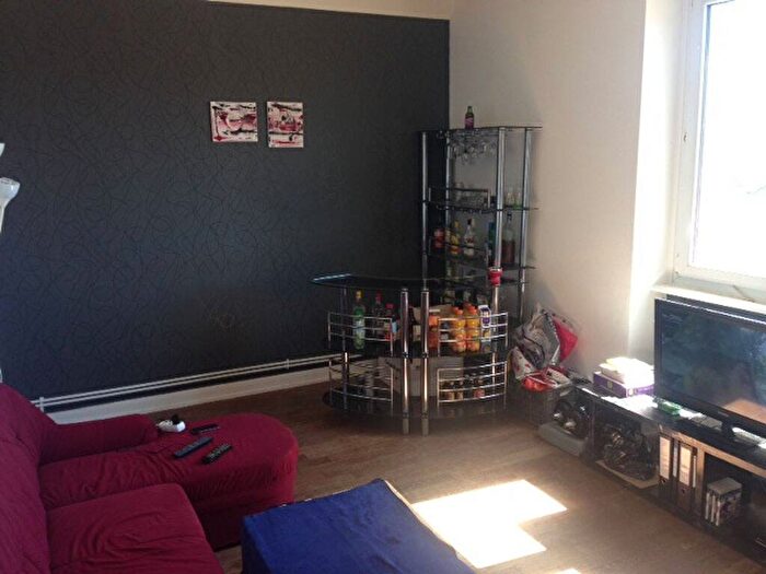 Appartement à louer - Boulay-Moselle - 2 pièces - 1 chambre