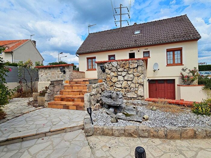 Maison à vendre - Saint-Pierre-lès-Nemours - 7 pièces - 5 chambres