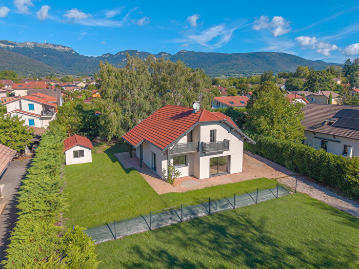 Maison 6 pièces à Cessy, à vendre