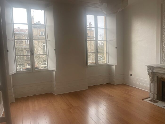 Appartement à louer - Bordeaux, Quinconces, Grands Hommes, Tourny - 3 pièces - 2 chambres