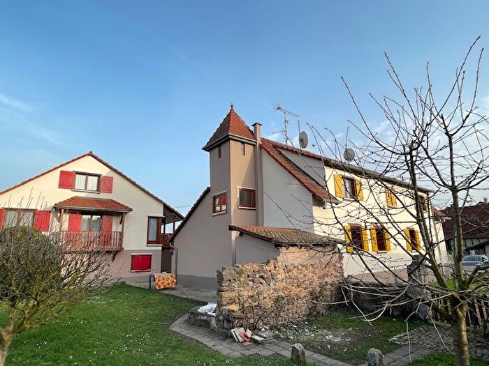 Maison à louer - Sainte-Croix-en-Plaine - 5 pièces - 3 chambres