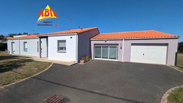 Maison 6 pièces à Frontenay-Rohan-Rohan, à vendre