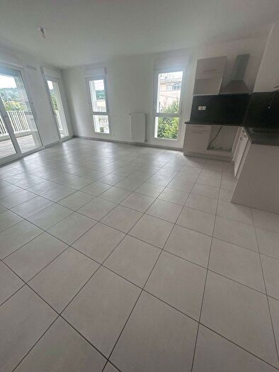 Appartement à louer - Centre et RN, La Verpillière - 4 pièces - 3 chambres