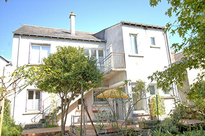 Maison à vendre - Trélazé - 8 pièces - 6 chambres