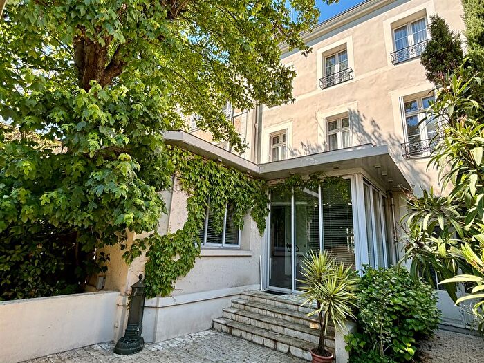 Maison 14 pièces à Tours, à vendre