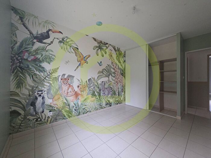 Maison à louer - Centre Ville, La Couronne - 5 pièces - 3 chambres