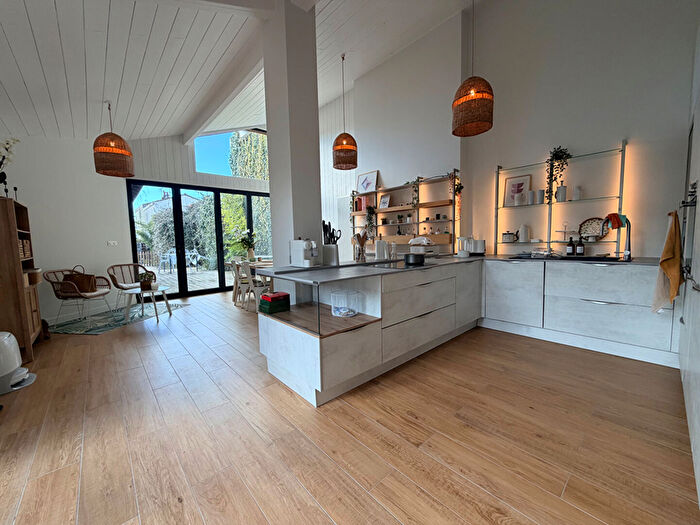 Maison à vendre - La Teste-de-Buch, Centre-ville - 6 pièces - 5 chambres