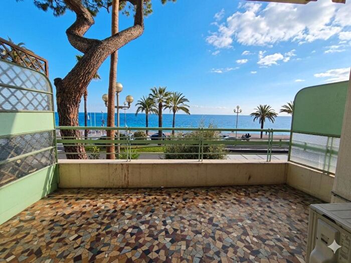 Appartement à louer - Nice, Promenade des Anglais, Rue de France - 3 pièces - 2 chambres