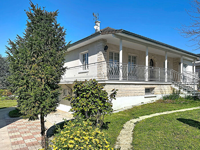 Maison à vendre - Buxerolles - 8 pièces - 4 chambres