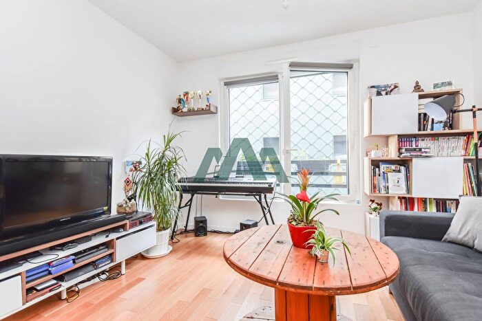 Appartement à louer - Jean Moulin-Porte dOrléans, Paris ème arrondissement - 2 pièces - 1 chambre