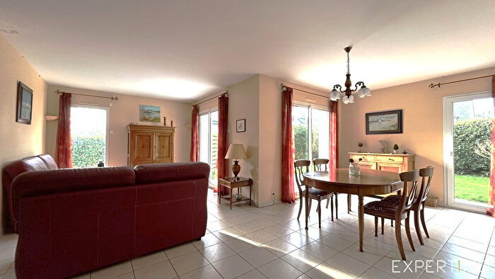 Maison à vendre - Chartres-de-Bretagne - 6 pièces - 4 chambres