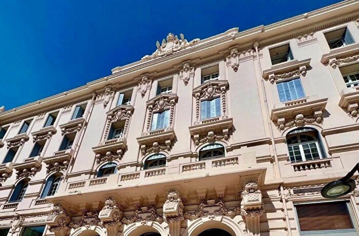 Appartement à louer - La Badine, Antibes - 5 pièces - 4 chambres