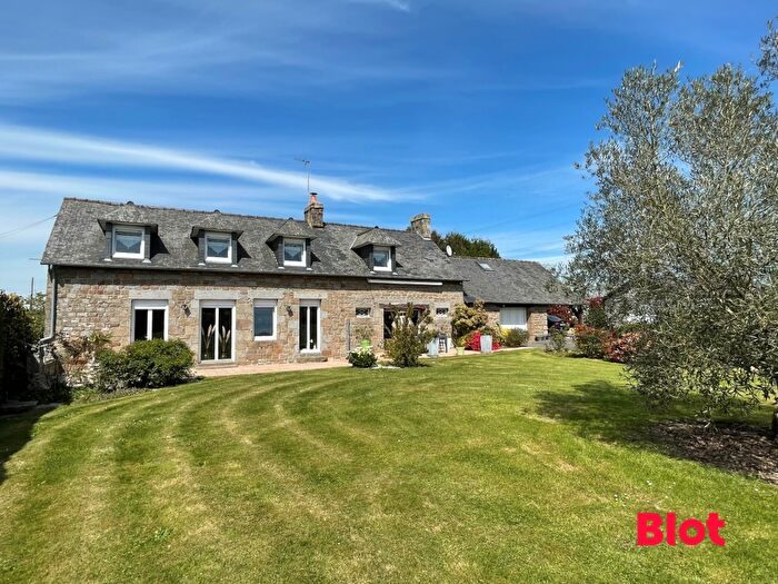 Maison 6 pièces à Saint-Germain-en-Coglès, à vendre