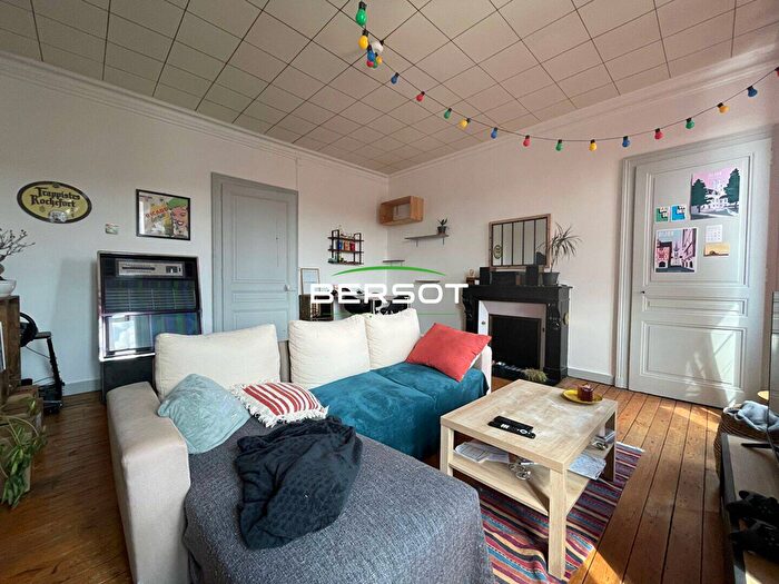 Jean-Jaurès-Petit-Banque, Vesoul : Appartement 3 pièces à louer