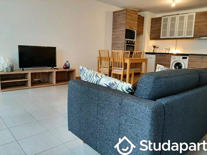 Centre Ville Ouest, Villejuif : Appartement 1 pièce à louer
