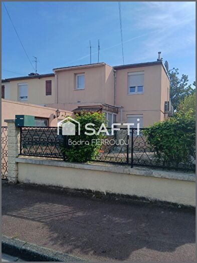 Bondy, Noue Caillet, Terre-Saint-Blaise : Maison 4 pièces à vendre