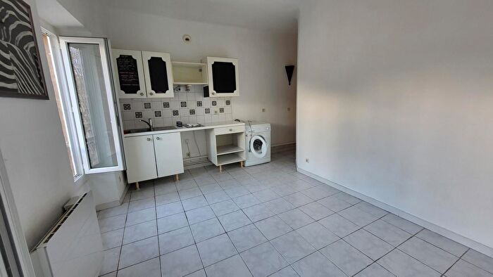 Appartement à louer - Salon-de-Provence, Centre-ville - 1 pièce