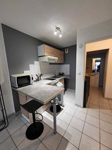 Appartement à louer - Le Pilon Blanc, Salon-de-Provence - 1 pièce