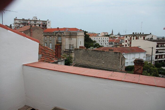 Appartement à louer - Du Guesclin, Béziers - 3 pièces - 2 chambres