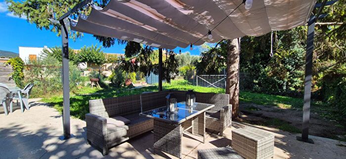 Maison à vendre - Saint-Martin-de-la-Brasque - 4 pièces - 3 chambres