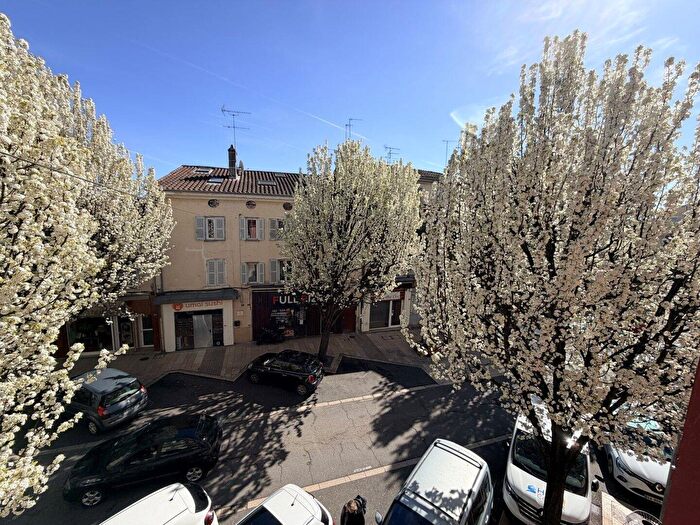 Appartement à louer - centre Ville-La Chartonnière-La Barre, Villefranche-sur-Saône - 1 pièce