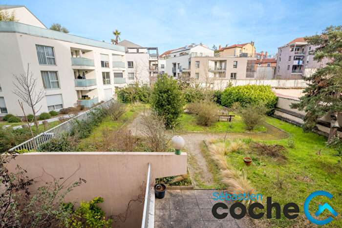Villeurbanne, Ferrandière, Maisons Neuves : Appartement 4 pièces à vendre