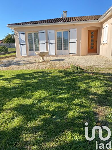 Maison à vendre - Ruffec - 5 pièces - 3 chambres