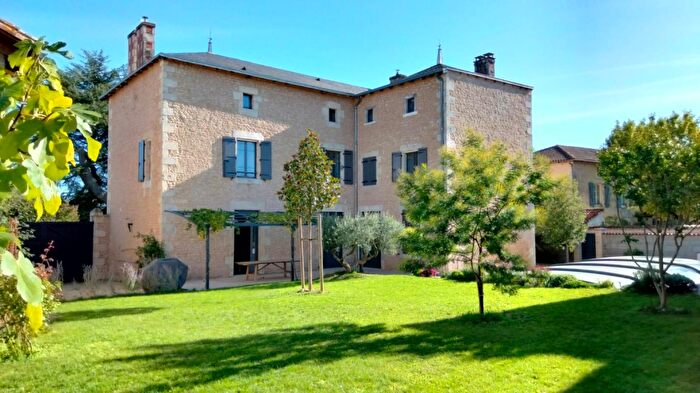 Maison à vendre - Usson-du-Poitou - 8 pièces - 7 chambres