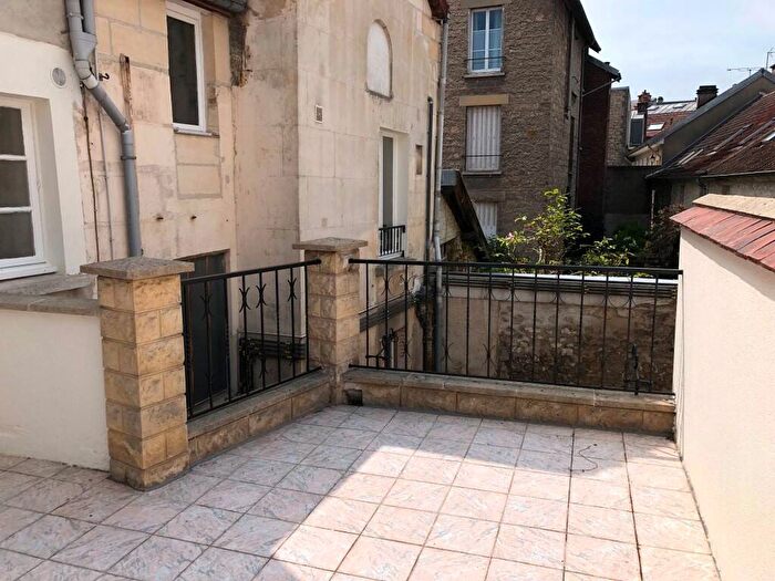 Appartement à louer - Les Lycées-La Forêt-Le Château, Chantilly - 2 pièces - 1 chambre