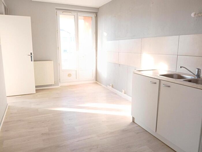 Appartement à vendre - Feurs - 4 pièces - 3 chambres