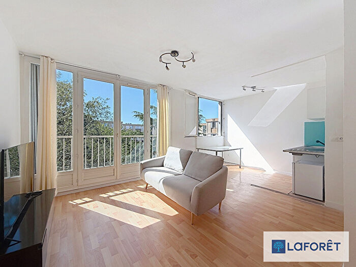 Le Plessis-Trévise, Centre-ville, Orly Parc : Appartement 1 pièce à vendre