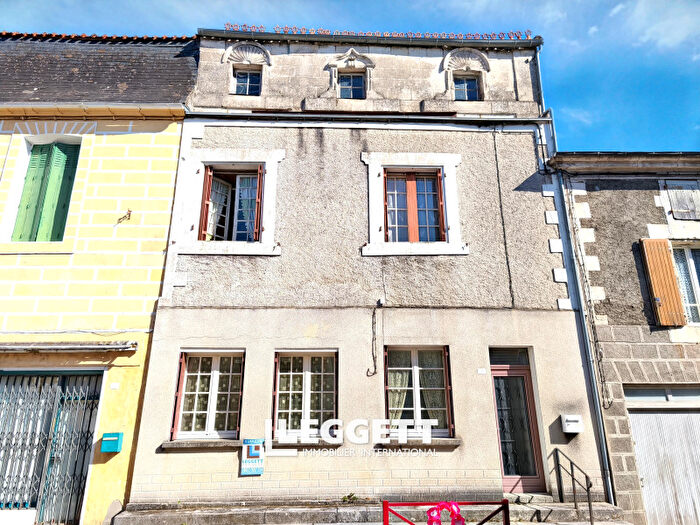 La Rochebeaucourt-et-Argentine - Maison 8 pièces à vendre