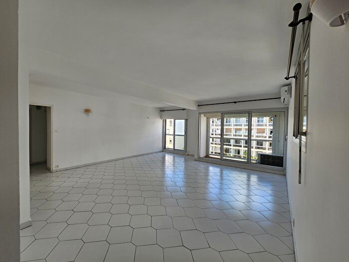 Saint-Denis, Centre-ville - Appartement 3 pièces à louer