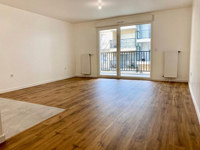 Appartement à louer - Le Centre Ville, Villiers-sur-Marne - 4 pièces - 3 chambres