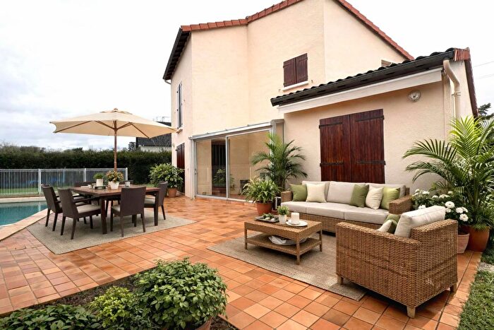 Maison à vendre - Châtellerault, Sud Ouest - 6 pièces - 3 chambres