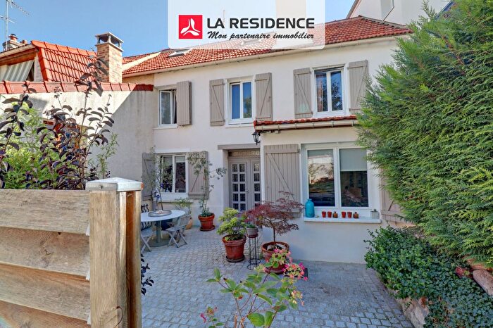 Thiverval-Grignon : Maison 5 pièces à vendre