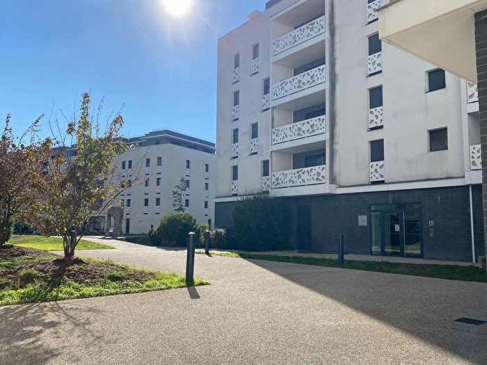 Appartement à vendre - Lormont, Bourg, Mairie - 2 pièces - 1 chambre