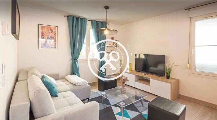 Appartement à louer - Troyes - 5 pièces - 3 chambres