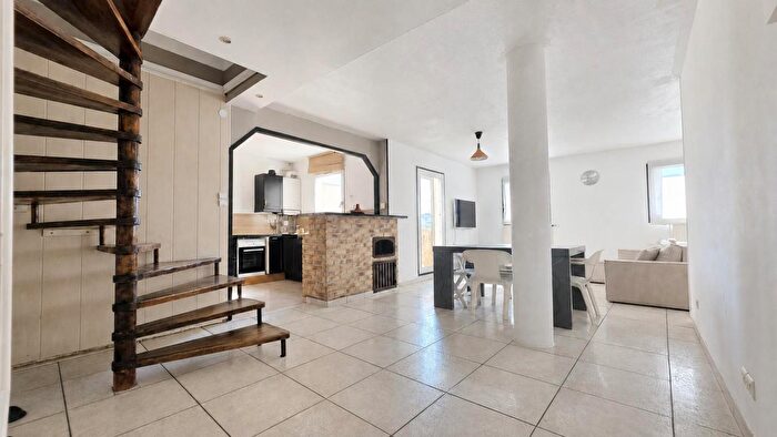 Appartement 5 pièces à Vénissieux, Centre-ville, à vendre