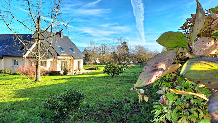 Maison à vendre - Pommerit-le-Vicomte - 6 pièces - 4 chambres