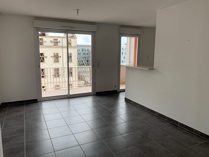 Appartement à louer - Brive-la-Gaillarde, Centre-ville, Pont Cardinal, Champanatier - 2 pièces - 1 chambre