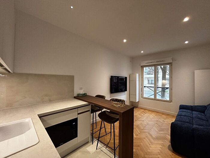 Appartement à louer - Antony, Croix de Berny - 1 pièce