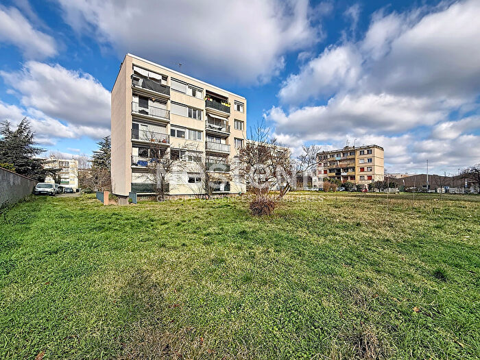 Appartement à vendre - Bron, Le Terraillon - 3 pièces - 2 chambres
